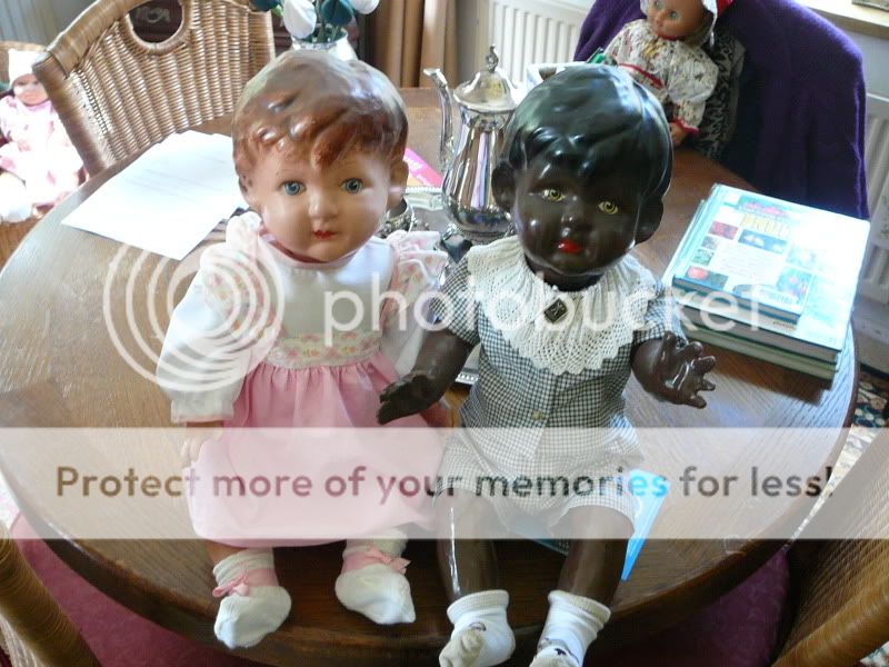 [TK] 2 zeldzame wildebras poppen (zwarte wildebras en met rode haren ...